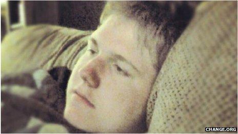 Justin Carter case: Should online jokes be criminal? - BBC News