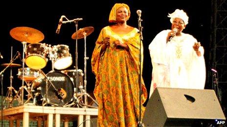 Mali: Musicians 'on brink of starvation' - BBC News