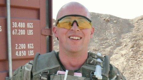 Ex-soldier David McIntyre extradited to USA over fraud charges - BBC News