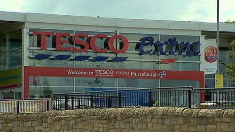 Pensioner charged over Musselburgh child abduction attempt - BBC News