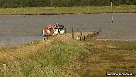 Ferry across Butley river in Suffolk operates all week - BBC News