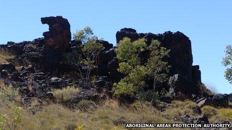 Mining firm desecrated Australia Aboriginal site - BBC News