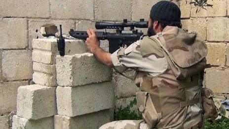 Hidden struggle among Syria's rebels - BBC News