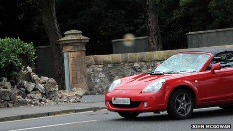 Largs car crash: Married couple die after being hit by car - BBC News