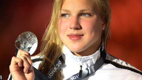 Ruta Meilutyte seals World Junior Championships gold - BBC Sport