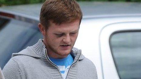 Ex-boxer Christopher McLean jailed over 'one punch' killing - BBC News