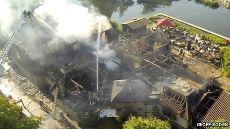 Hartford Mill pub fire in Huntingdon destroys building - BBC News