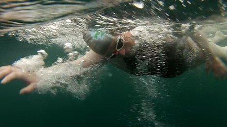 Extreme swimmer Anna Wardley's Balearic Islands challenge - BBC News