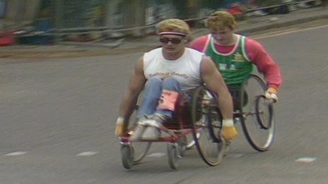 Paralympic athlete and wheelchair sport 'icon' Chris Hallam dies - BBC News