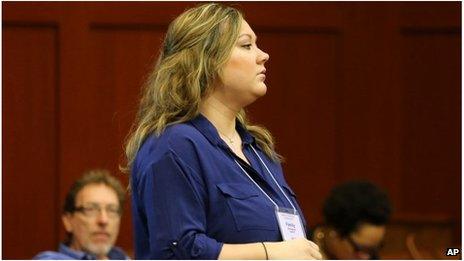 George Zimmerman's wife files for divorce - BBC News