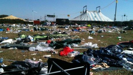 Reading Festival in campsite toilet roll U-turn - BBC News