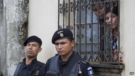 Guatemalan bar attack leaves 11 people dead - BBC News