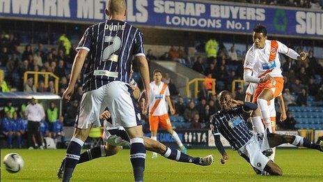 Stephen Dobbie: Blackpool return for Crystal Palace forward - BBC Sport