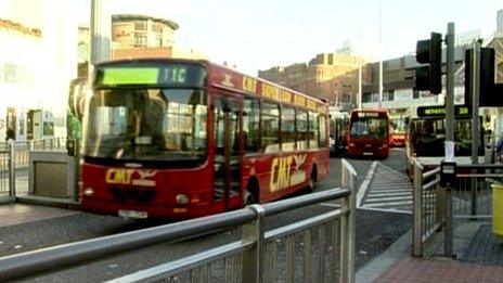 Liverpool bus lanes 'could be scrapped' says mayor - BBC News