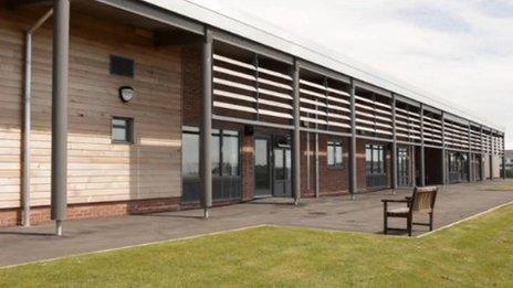 Saving 27-pupil Walney Island school 'not feasible' - BBC News