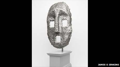 London's Fourth plinth: Six new contenders unveiled - BBC News