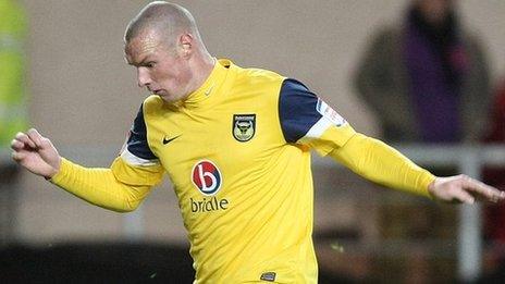 Oxford United: Reading keeper Jonathan Henly extends loan - BBC Sport