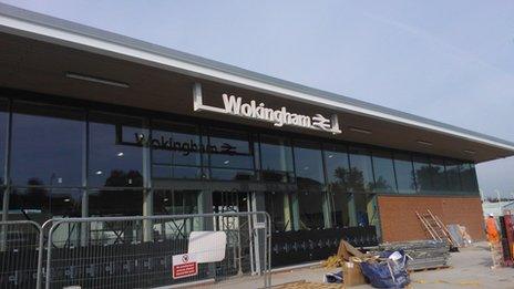 New road access opens to £6m revamped Wokingham train station - BBC News