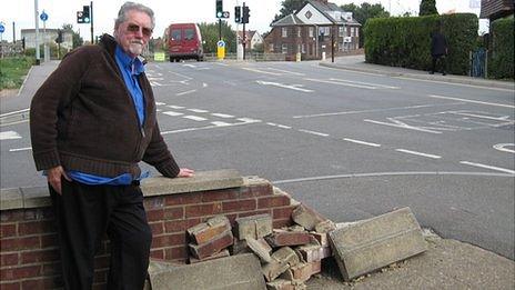 Tice Hairstylists has wall knocked down 29 times in 53 years - BBC News