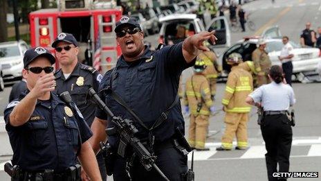 Police chase in Washington ends in shooting and crash - BBC News