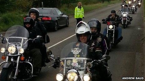 Bikers Ride to the Wall to honour British armed forces - BBC News