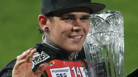 Tai Woffinden wins second Speedway World Championship - BBC Sport