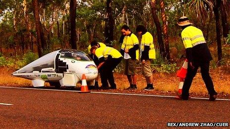 World Solar Challenge: Crash ends Cambridge University race hopes - BBC ...