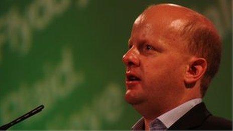 Diweithdra: 'Angen arian Ewrop,' medd yr ASE Jill Evans - BBC Cymru Fyw