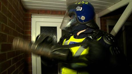 Six bailed after Cambridgeshire and Norfolk migrant worker raids - BBC News