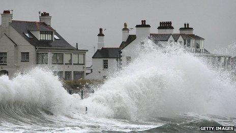 Weather warnings explained - BBC Weather