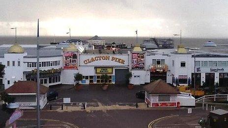 Clacton Pier helter-skelter blown down as storm hits Essex - BBC News