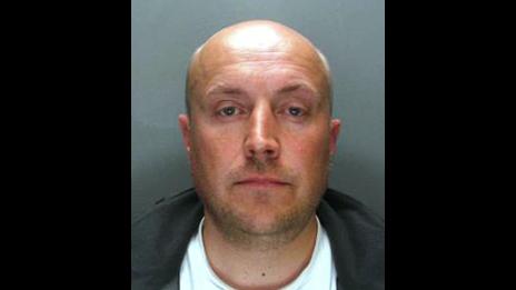 UK's most-wanted criminals hiding in Spain named - BBC News