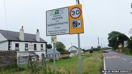 Varteg or Farteg: Council scraps idea to use Welsh spelling - BBC News