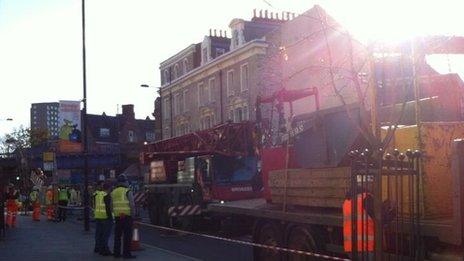 Hackney terrace to be demolished after cracks spotted - BBC News