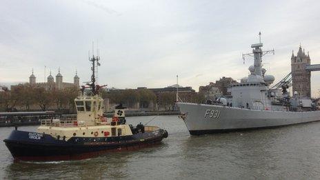 WW1 'sacred soil' ceremony takes place in London - BBC News