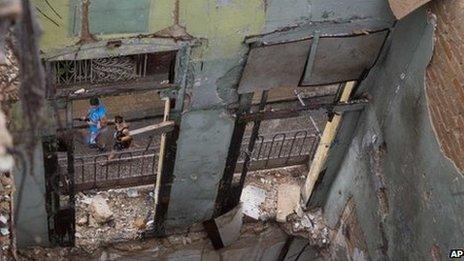 Heavy rain in Cuba lashes Havana, killing two - BBC News