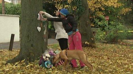 Call for restrictions on floral tribute and memorials in Bristol - BBC News