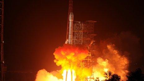 China media: Moon mission - BBC News