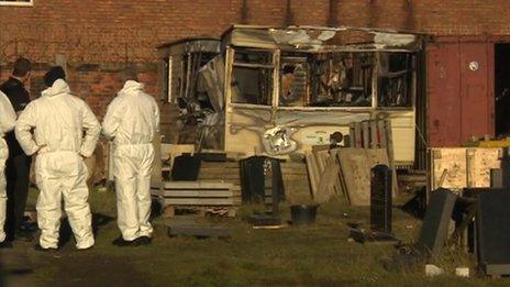 Man dies in Hull static caravan blaze - BBC News