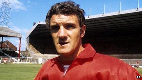 Man Utd stars' tribute to Busby Babe Bill Foulkes - BBC News