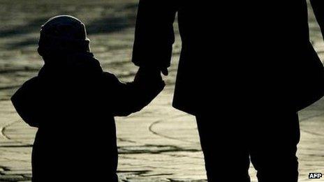 Parental child abductions from UK 'double in a decade' - BBC News