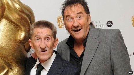 Chuckle Brothers to guest edit Northern Echo - BBC News