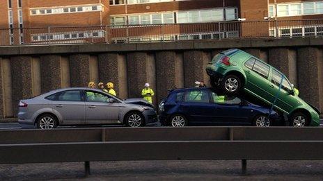Three car crash on M8 causes tailbacks in Glasgow - BBC News