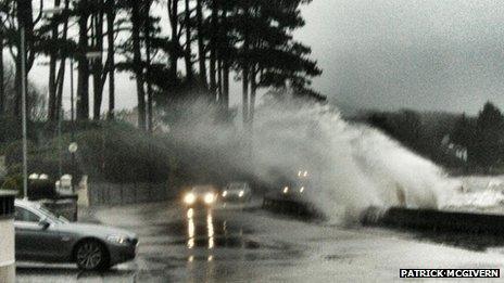 Flood alert for Northern Ireland's coastal areas passes - BBC News