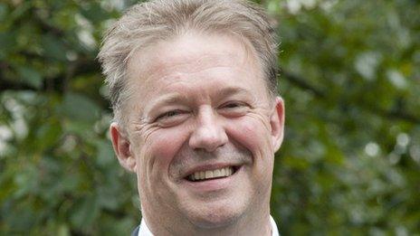 Cornwall Council chief Andrew Kerr in bed-blocking pledge - BBC News