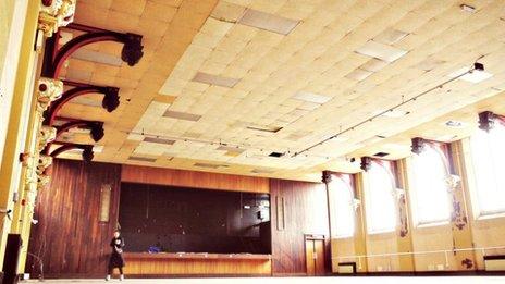 Work to start on Wakefield's Unity Hall redevelopment - BBC News