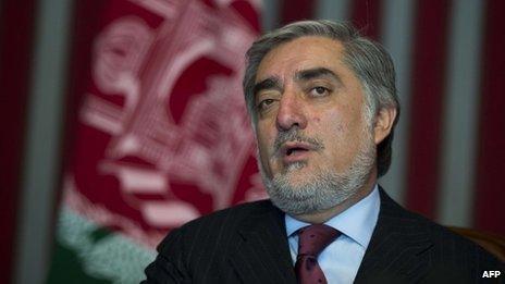 Afghan election workers for Abdullah Abdullah shot dead - BBC News