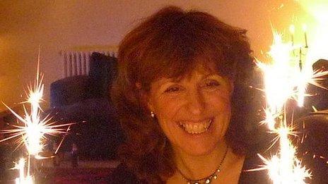 Memorial for Russia jet crash victim Donna Bull in Cambridge - BBC News