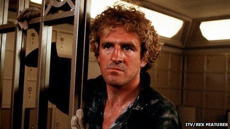 Christopher Malcolm, Rocky Horror's Brad, dies aged 67 - BBC News