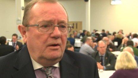 Oxford flood forum takes place in Osney Mead - BBC News